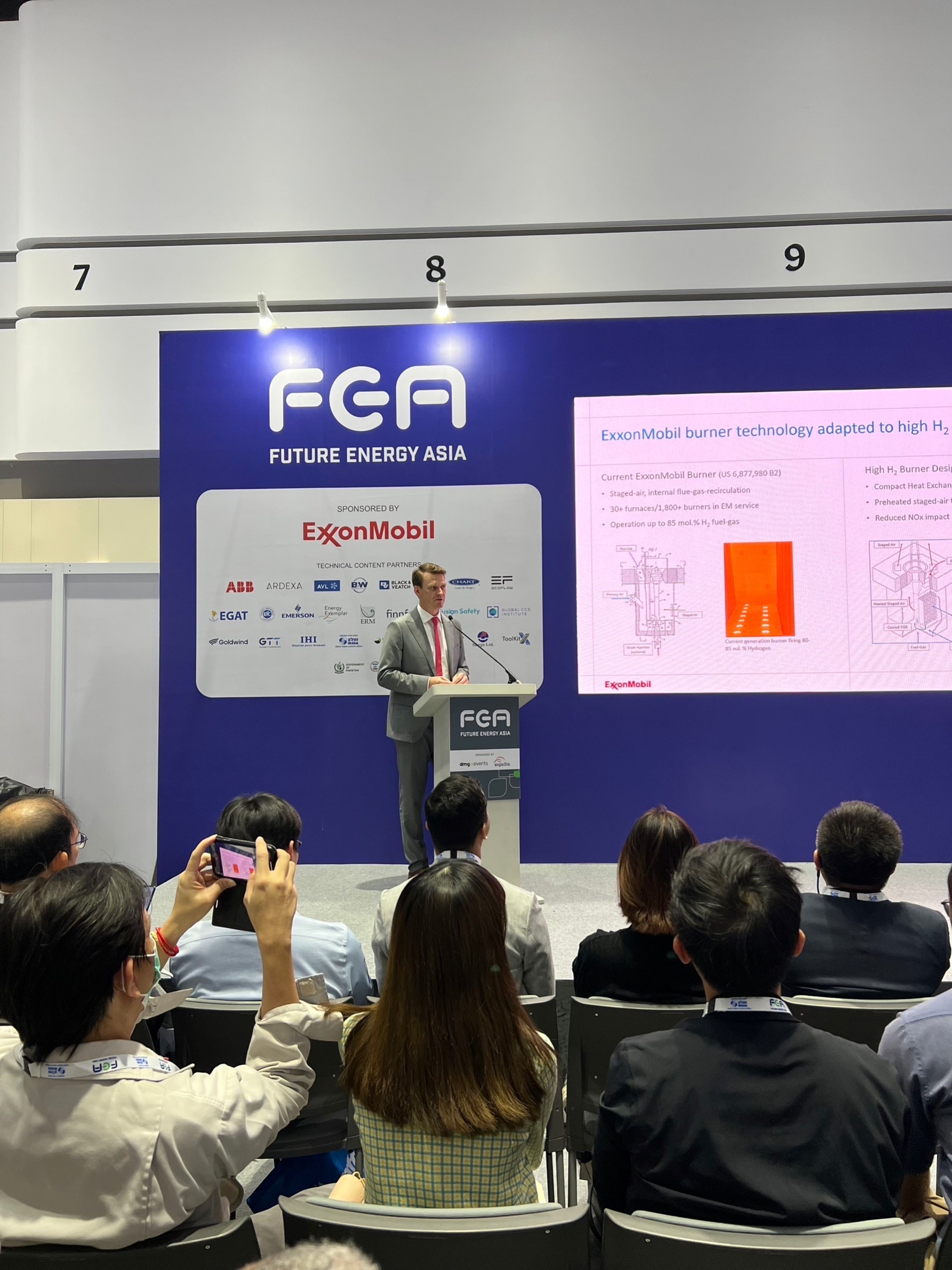 ผู้บริหารและผู้เชี่ยวชาญจาก ExxonMobil Low Carbon Solutions เข้าร่วมในการประชุม Future Energy ...