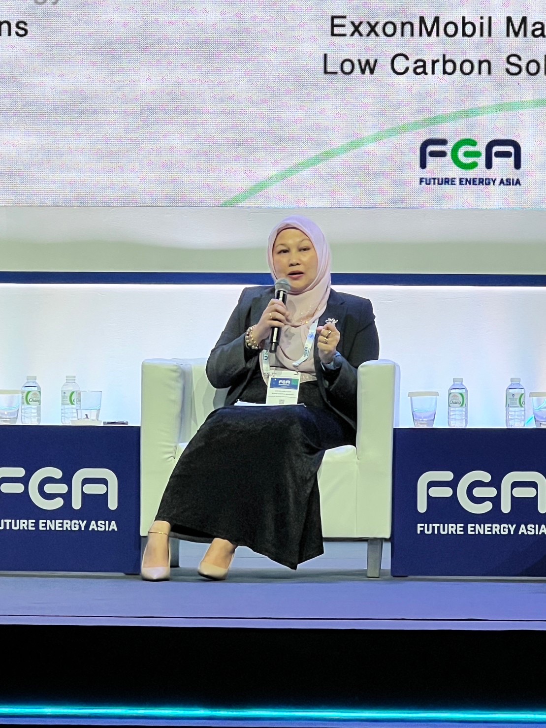 ผู้บริหารและผู้เชี่ยวชาญจาก ExxonMobil Low Carbon Solutions เข้าร่วมในการประชุม Future Energy ...